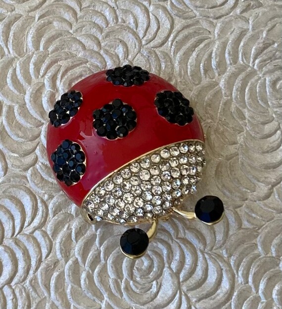 Adorable vintage style ladybug brooch pin - Gem