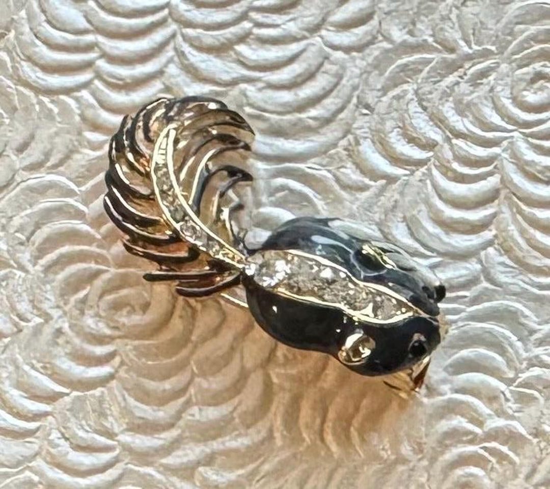 Adorable Skunk Vintage Style Brooch - Etsy