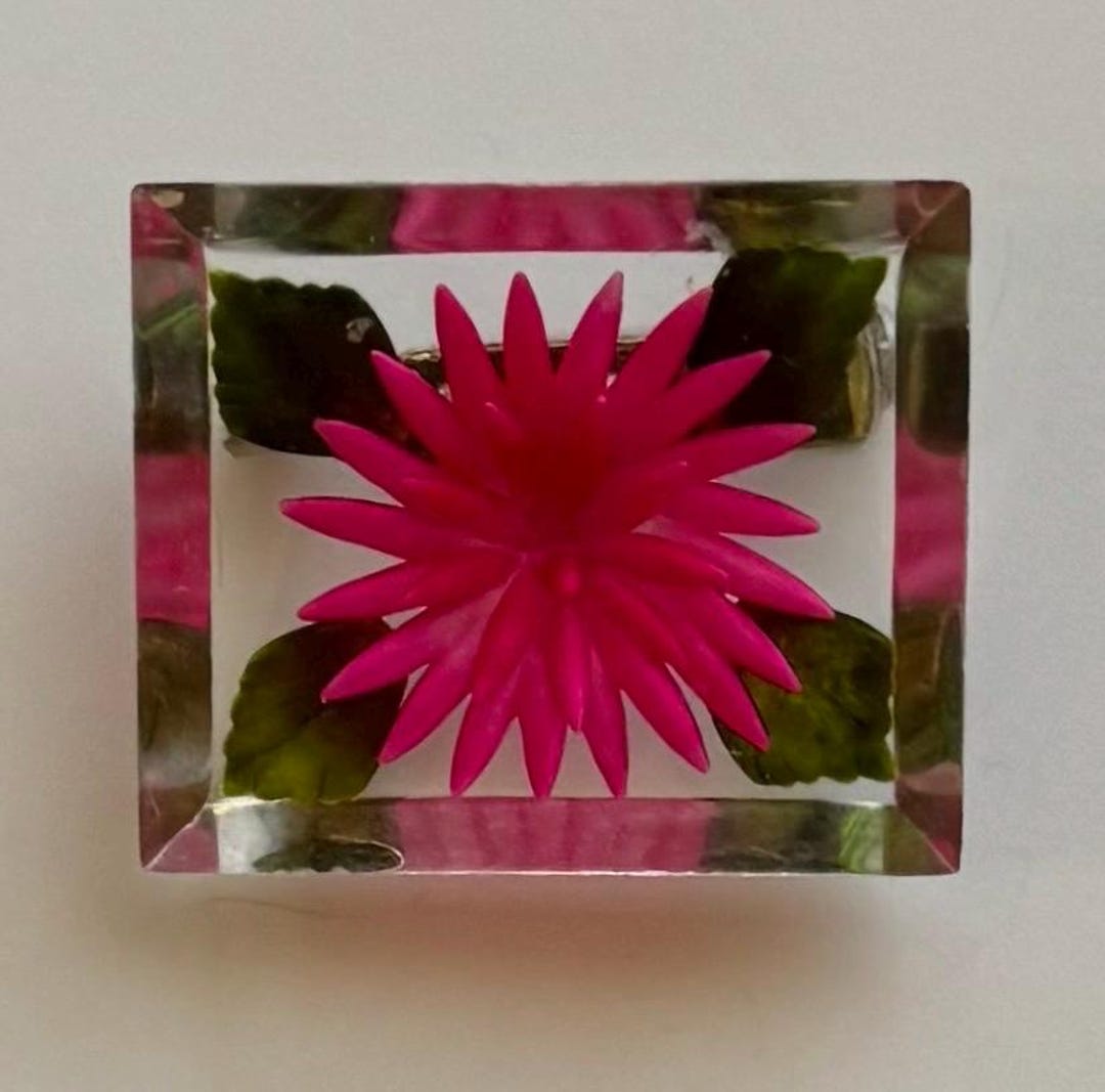Vintage Lucite Flower Brooch - Etsy