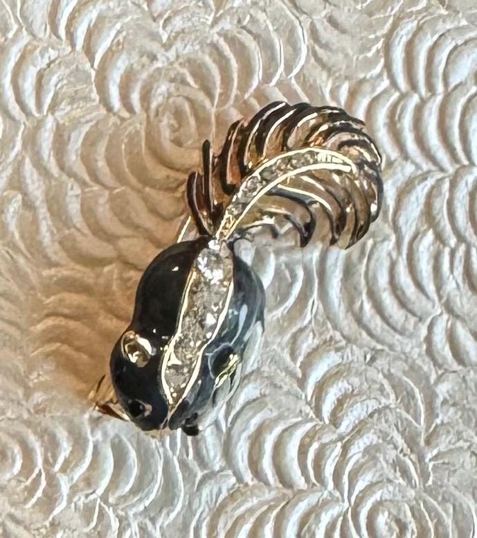 Adorable Skunk Vintage Style Brooch - Etsy