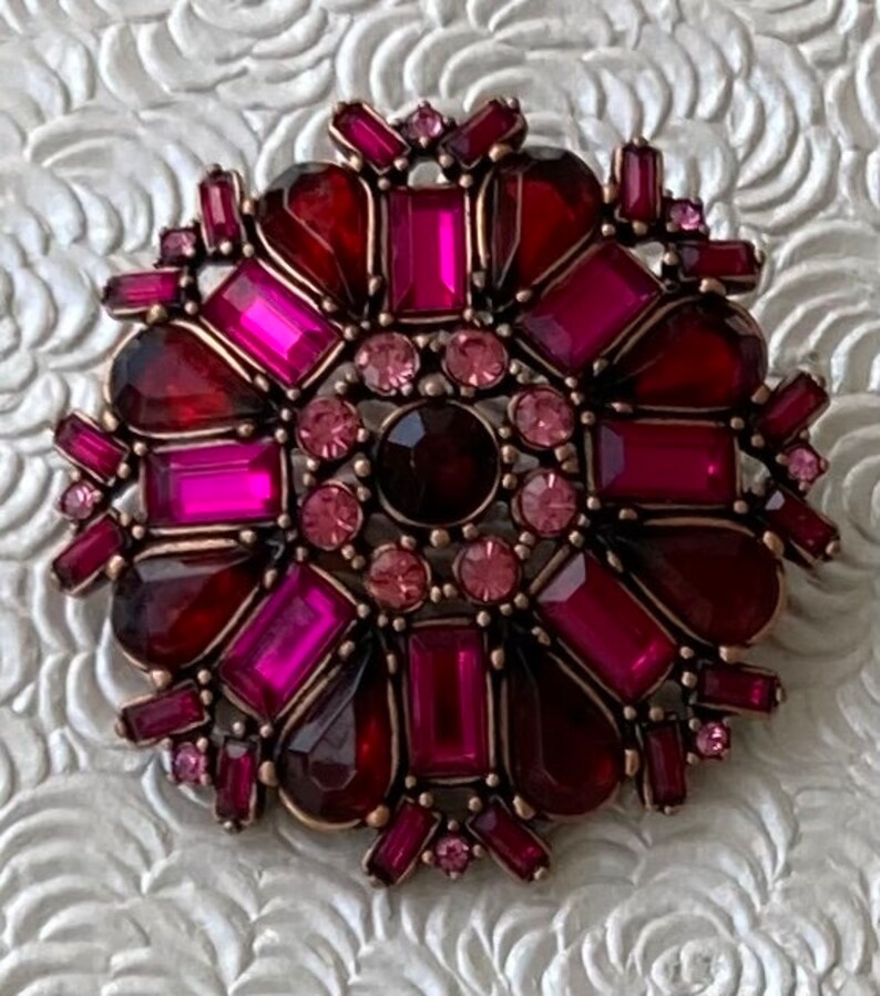 Vintage Glass Flower Brooch - Etsy