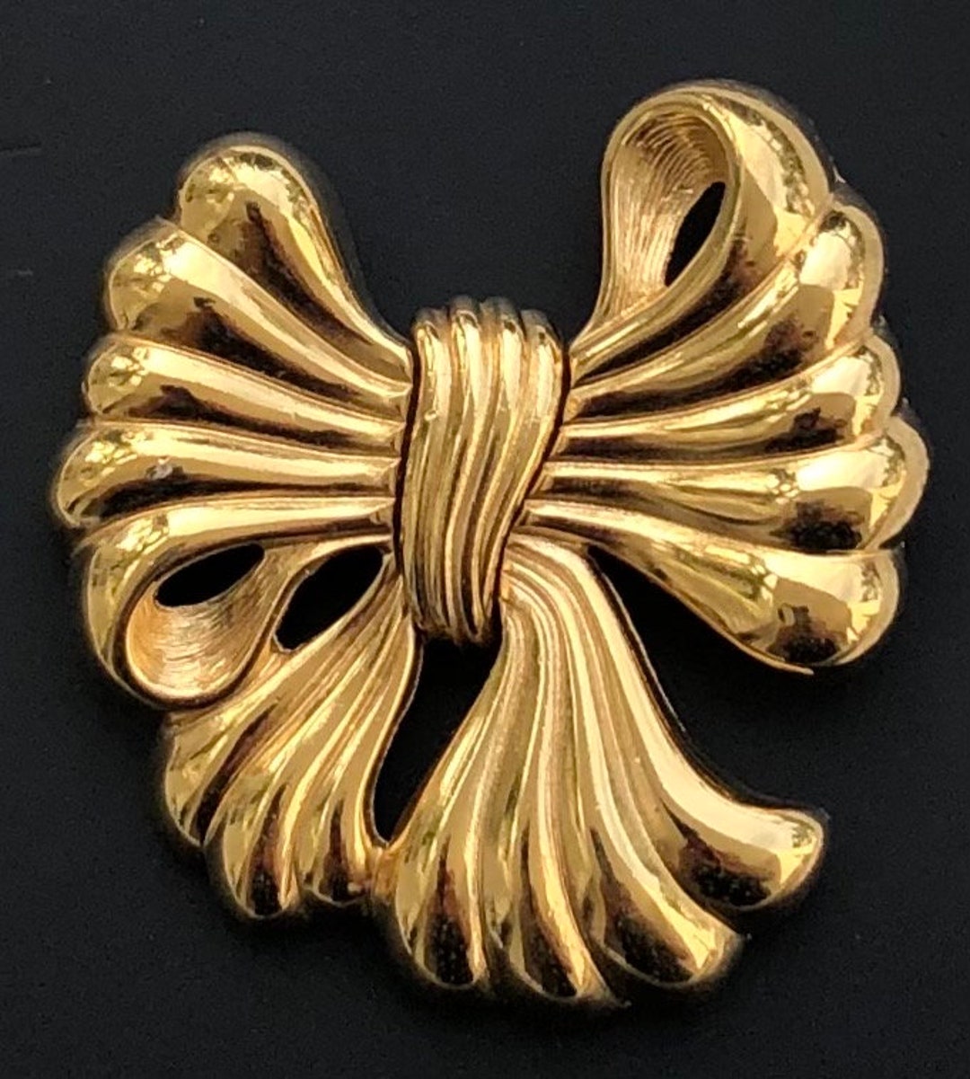 Monet Bow Vintage Brooch - Etsy