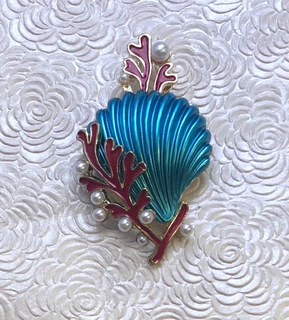 Vintage style seashell - Gem