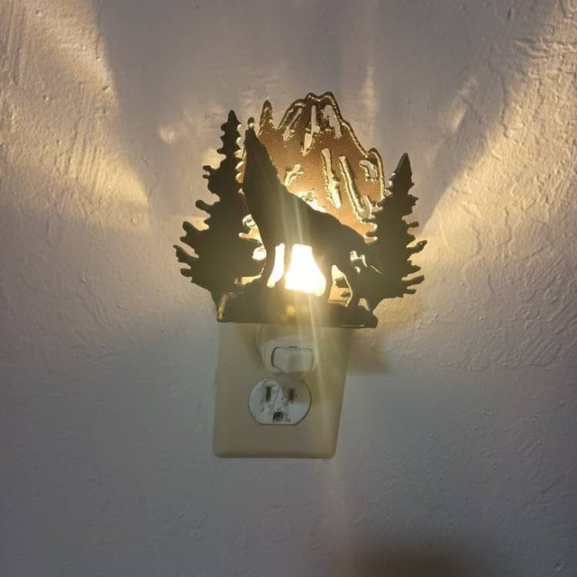 Wolf Night Light Made Out of Rusted Steel Howling Wolf Gift - Etsy