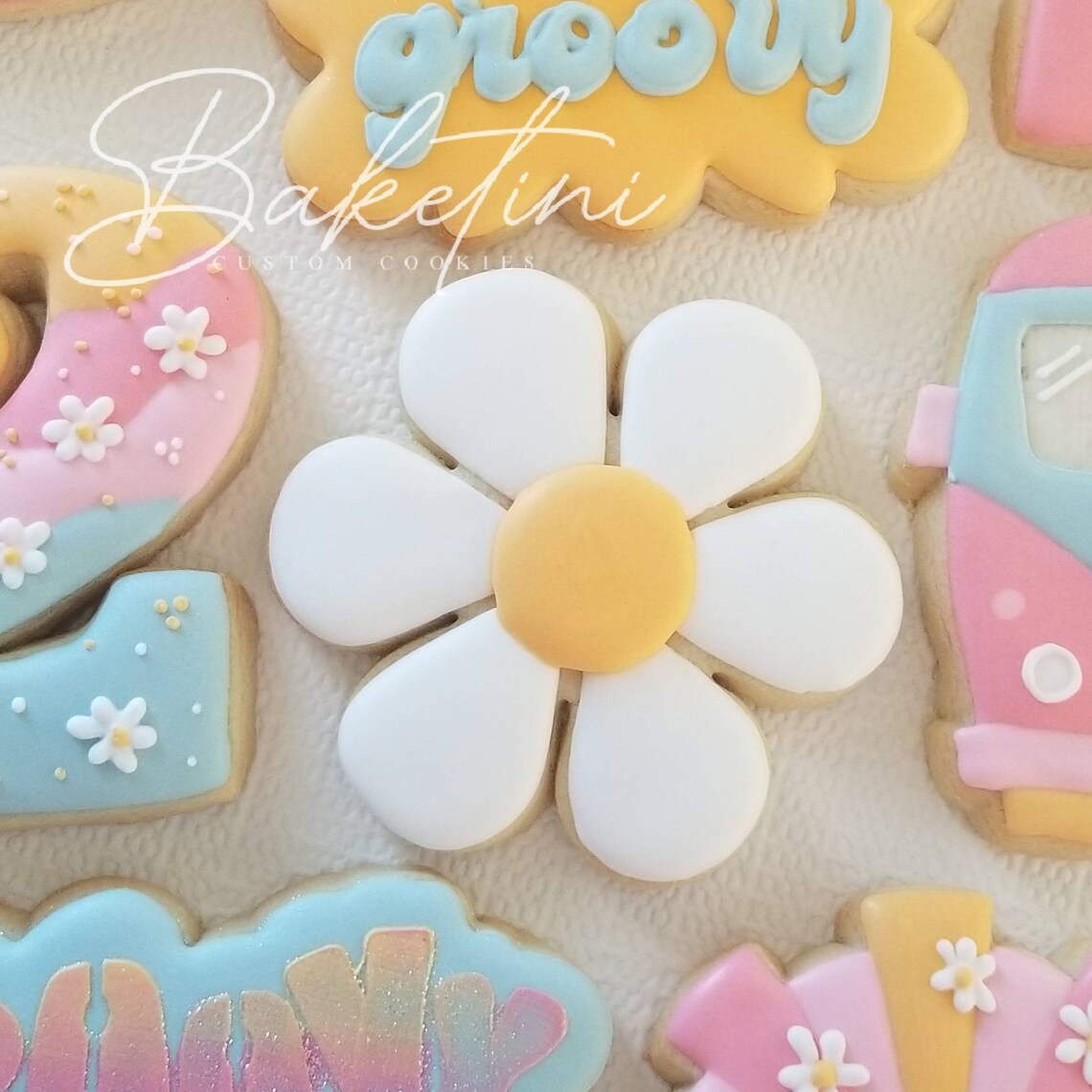 Daisy Cookies 1 Dozen Any Color Groovy Retro Daisy Smiley - Etsy