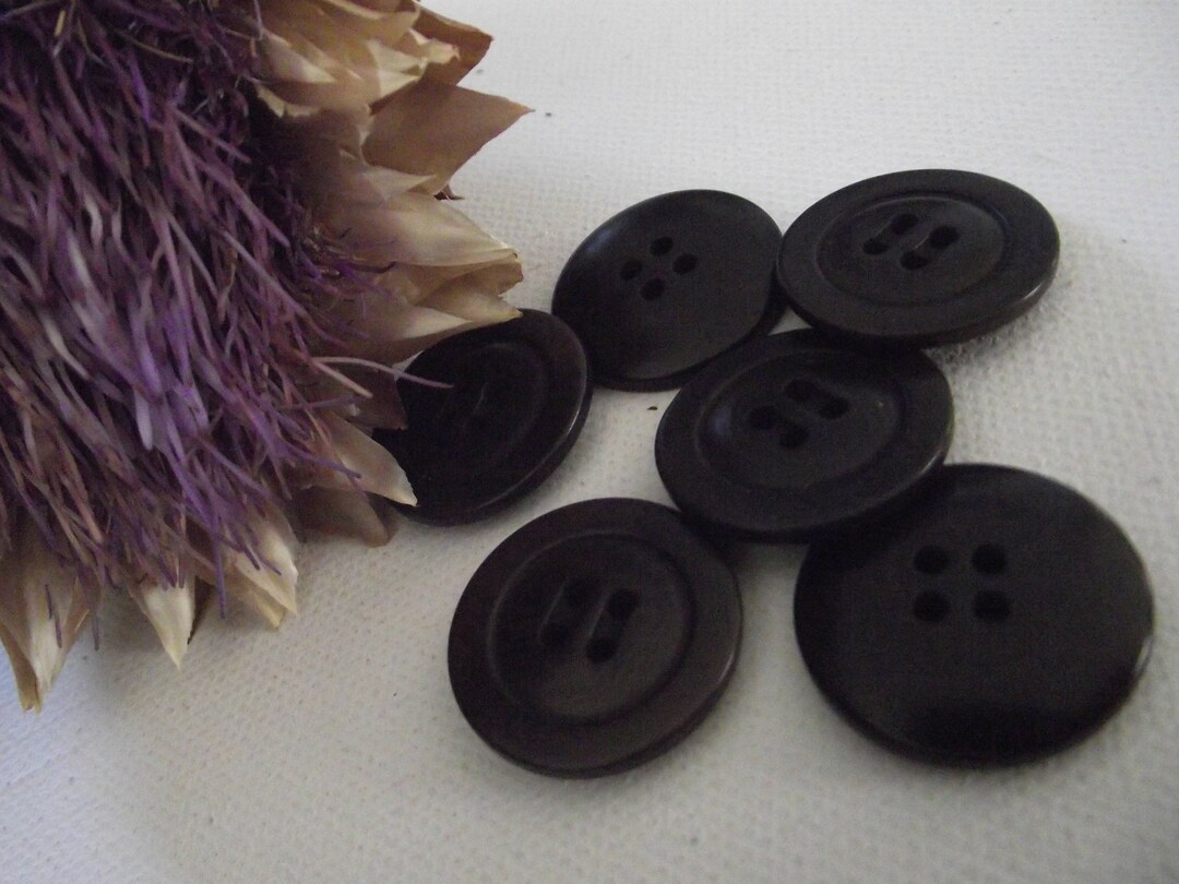 8 NUEVOS Botones Marrón Negro 22 mm 2 agujeros botón marrón negro 2,2 ...