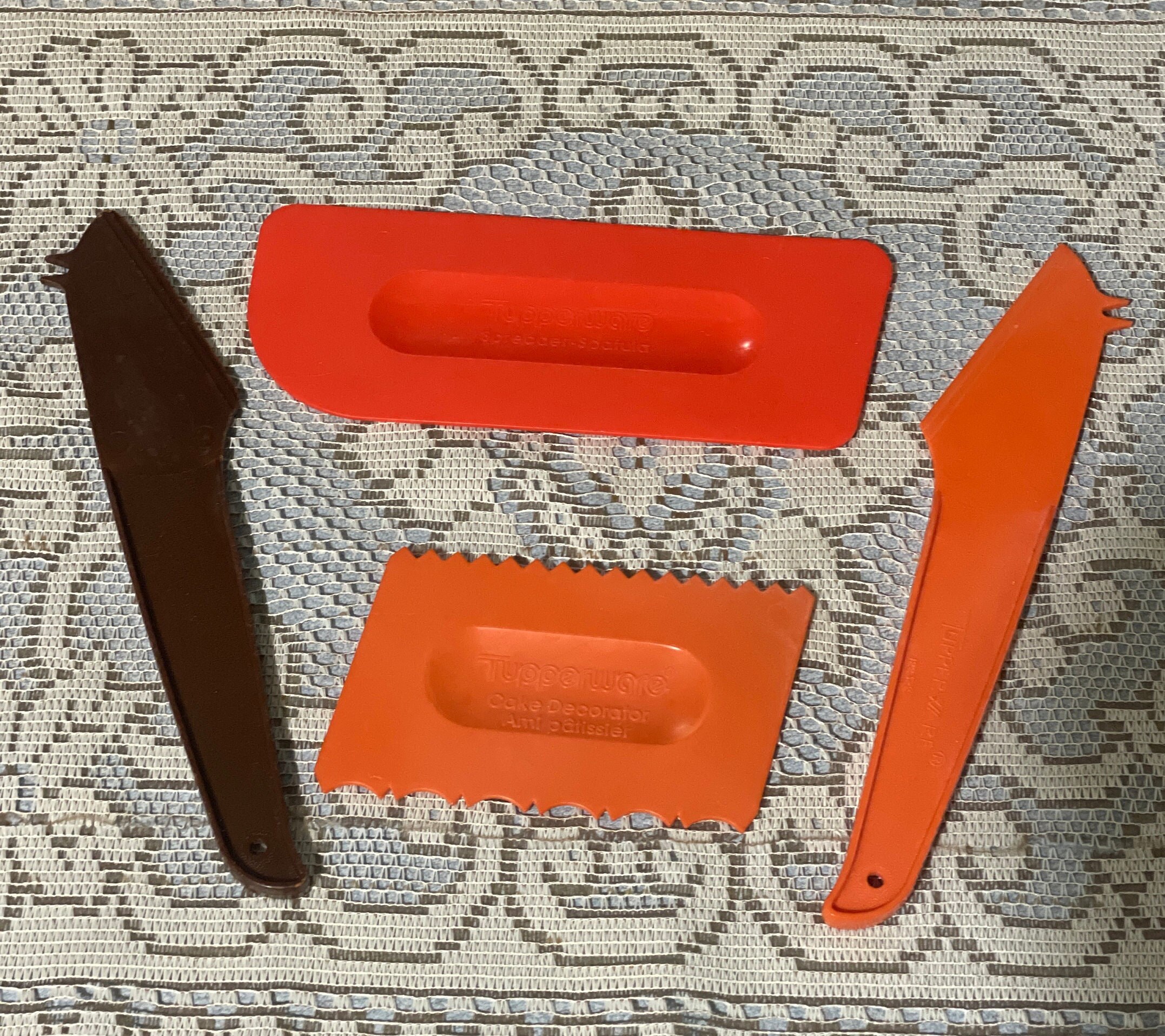 Vintage Tupperware Kitchen Gadgets Cake Decorator Spatula - Etsy