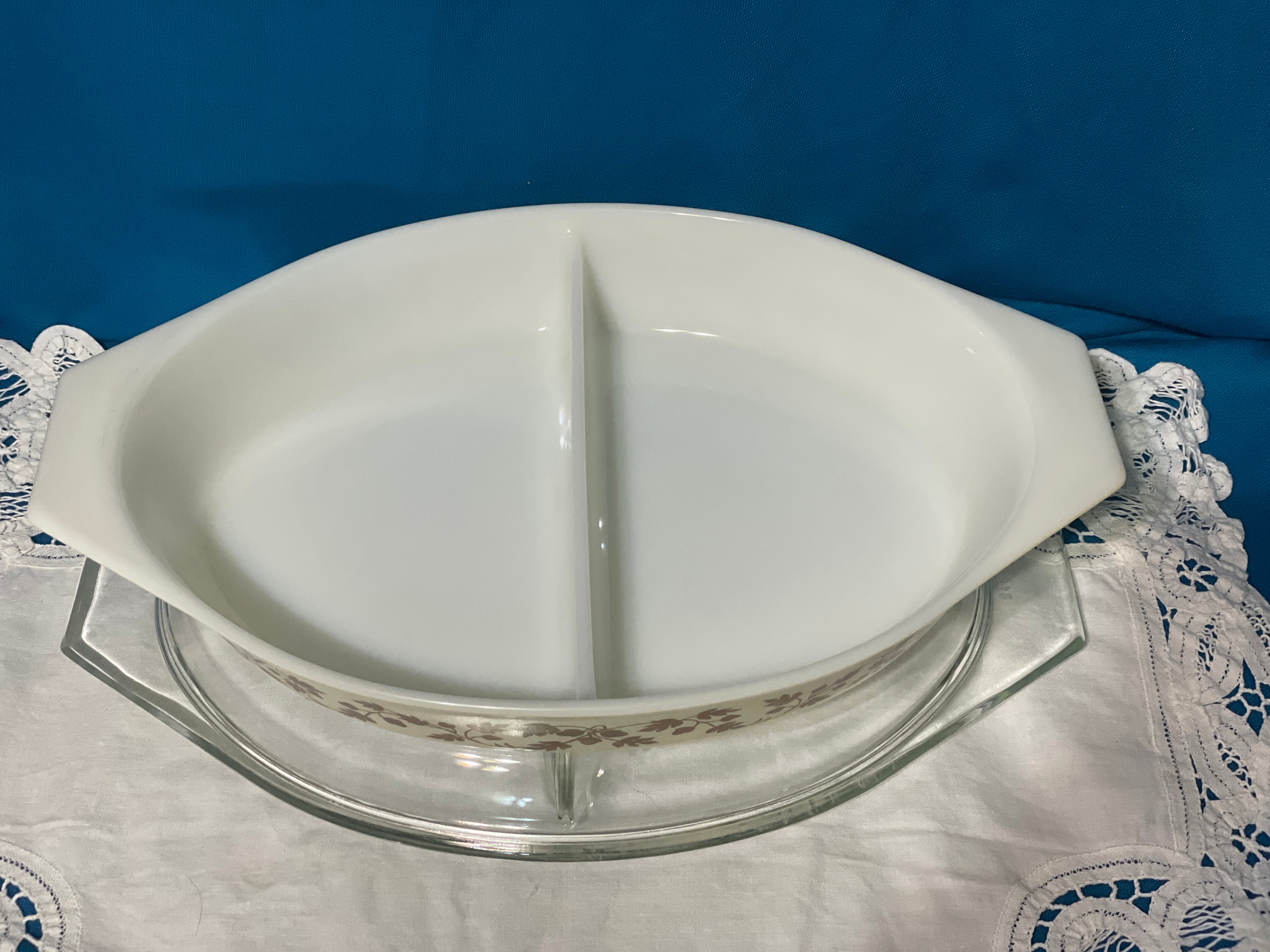 Vintage Pyrex Divided Dish With Lid Gold Acorn and Leaf - Etsy