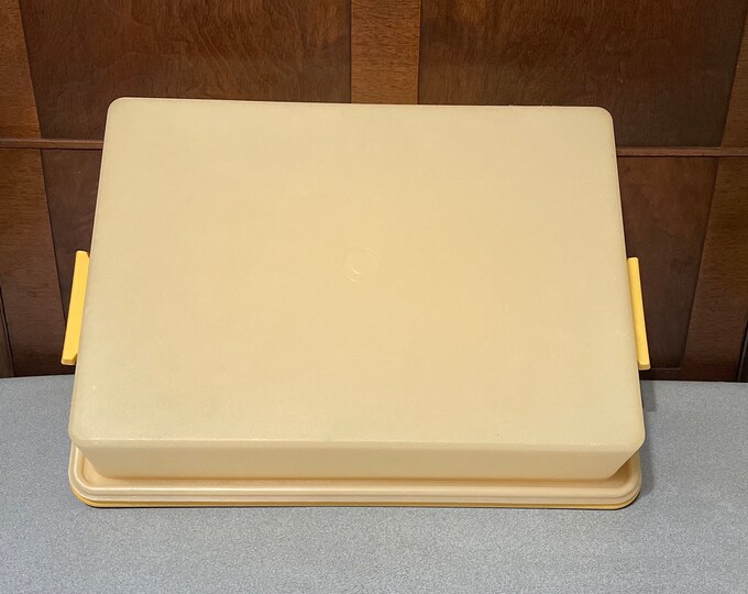 Tupperware Square Cake Keeper Taker Harvest Gold Base 1241 - Etsy