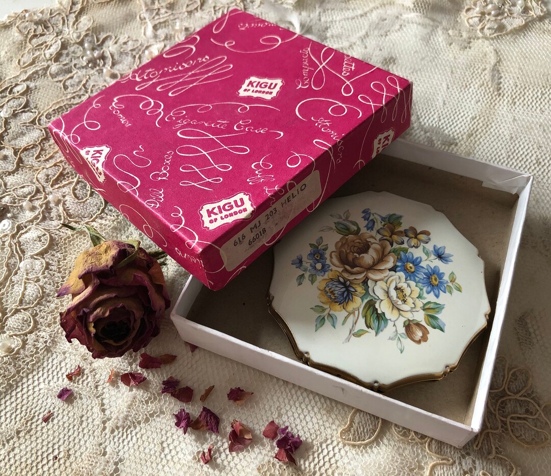1970’s Kigu Boxed Floral Compact - Etsy