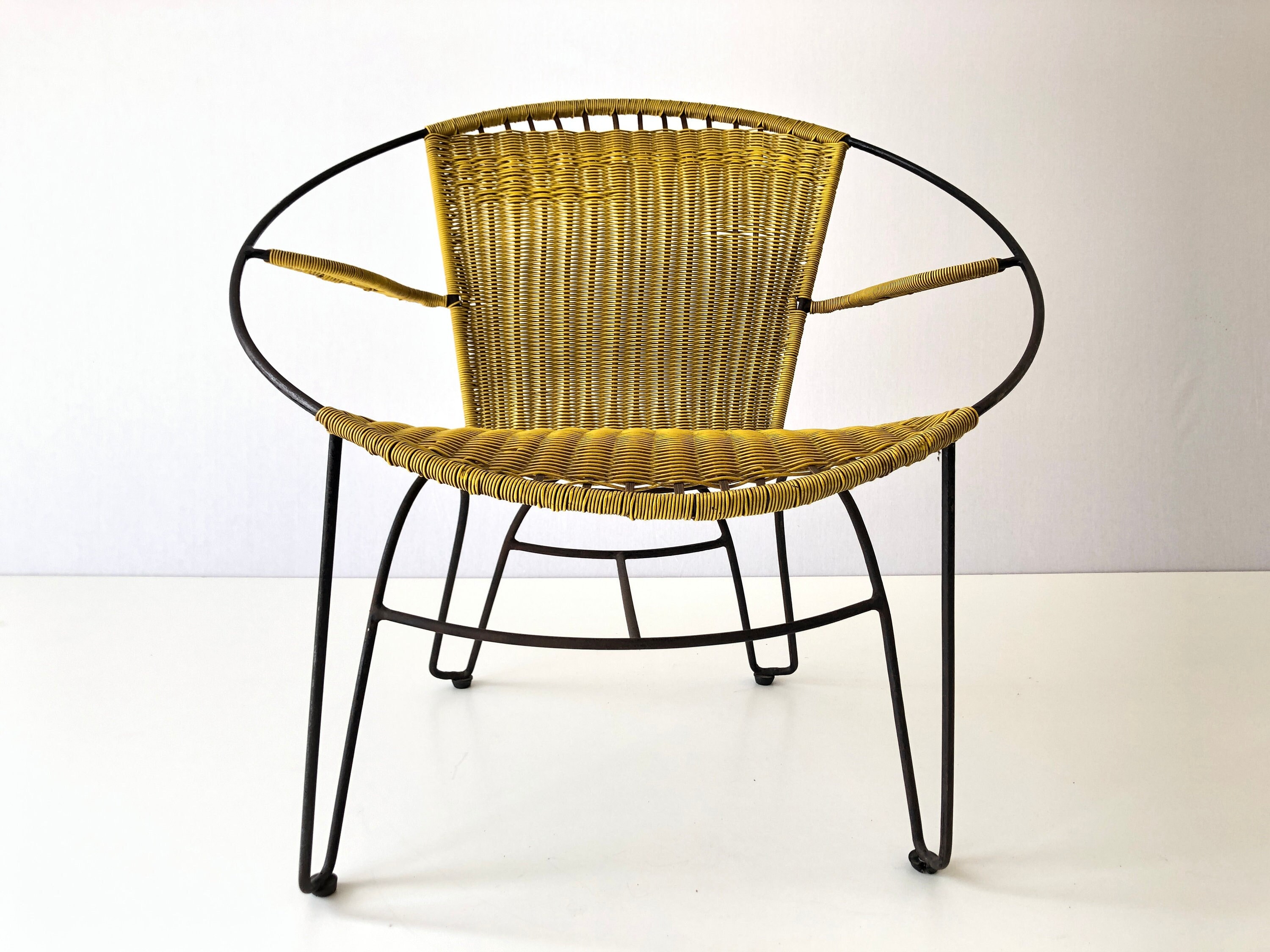 Iconic Italian Yellow Spaghetti Circle Design Relax Chair, 1970s, Italy ...
