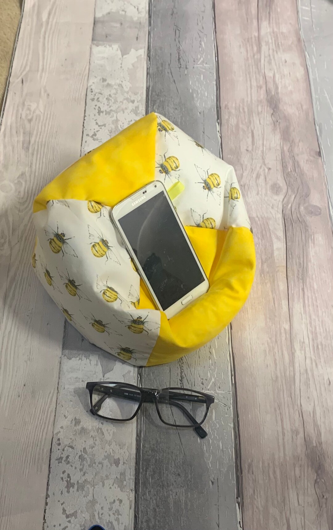 Bumble Bee iPad Pro iPad Stand Beanbag Support Pillow Kindle Device ...