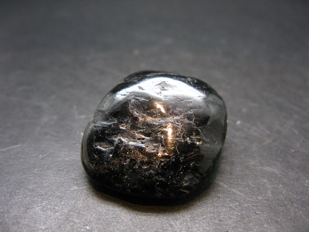 Rare Nuumite Nuummite Tumbled Stone From Greenland - 23.78 Grams - 1.1 ...