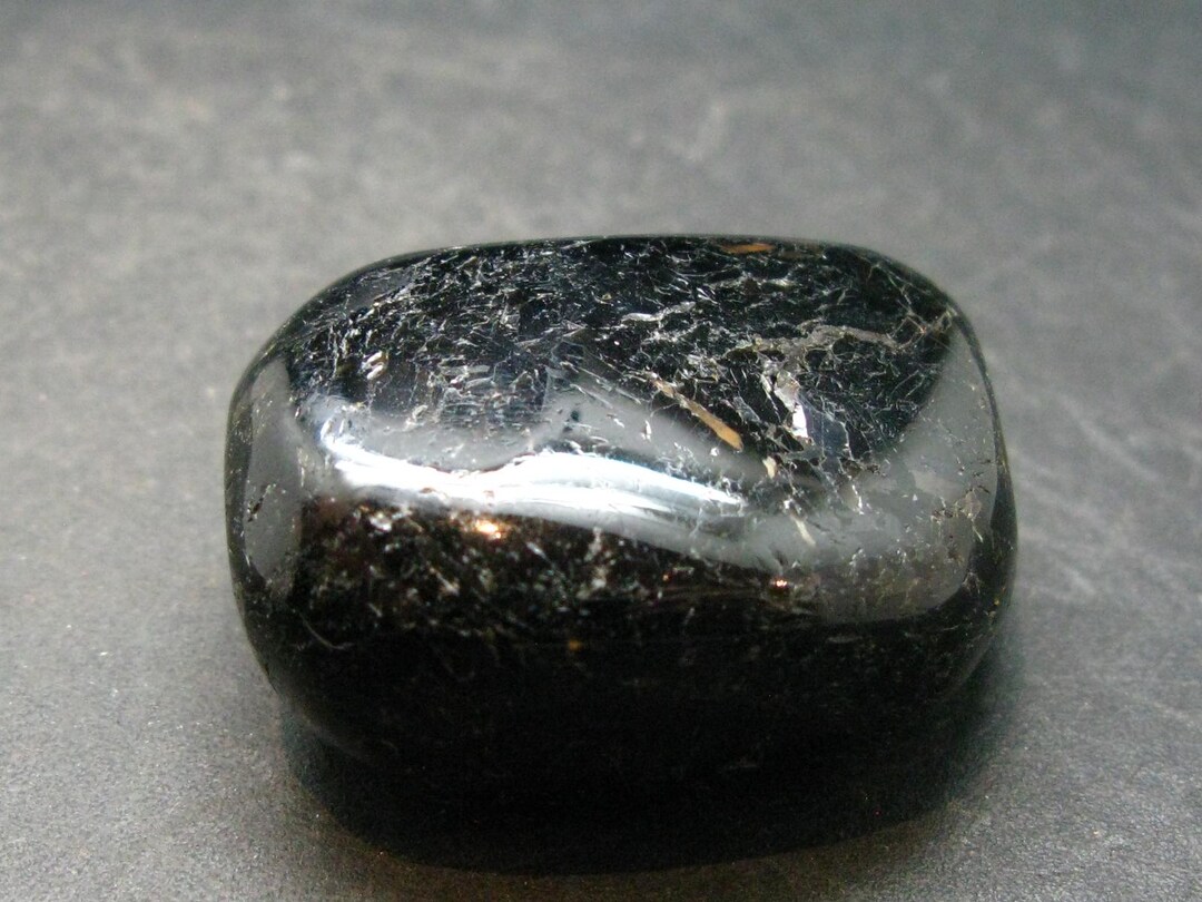 Rare Nuumite Nuummite Tumbled Stone From Greenland - 35.74 Grams - 1.3 ...