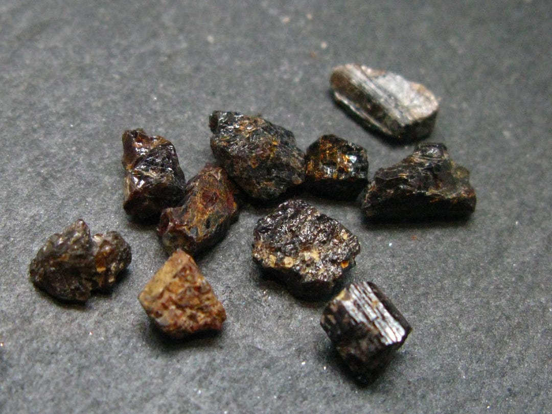Lot de 10 cristaux de painite rares du Myanmar - 10,94 carats - Etsy France