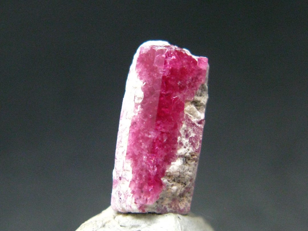 Nice Rare Bixbite Red Emerald Beryl Crystal From Utah USA - 6.70 Carats ...