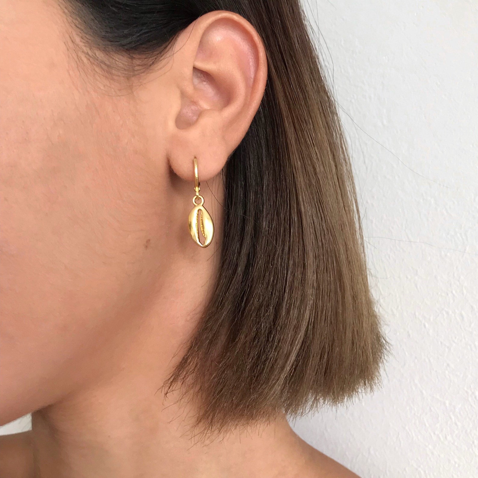 Gols Seashell Earrings 14k Gold Shell Earrings cowrie Shell - Etsy