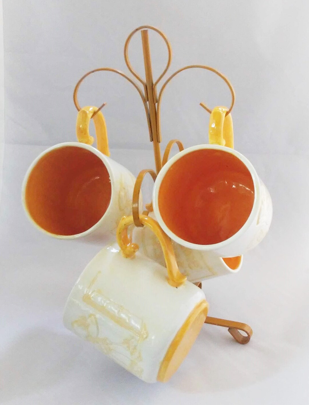 VINTAGE Coffee Mugs With Stand// Retro Farmhouse Style Coffee Mugs With ...