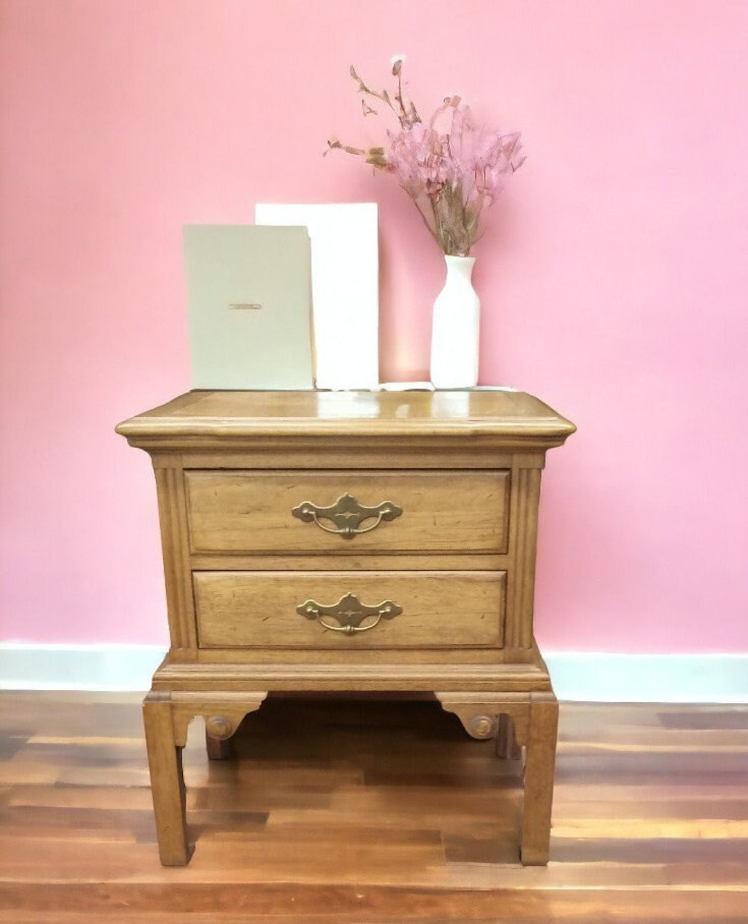 MID CENTURY MODERN Chinoiserie End Table Asian-themed Mid-century ...