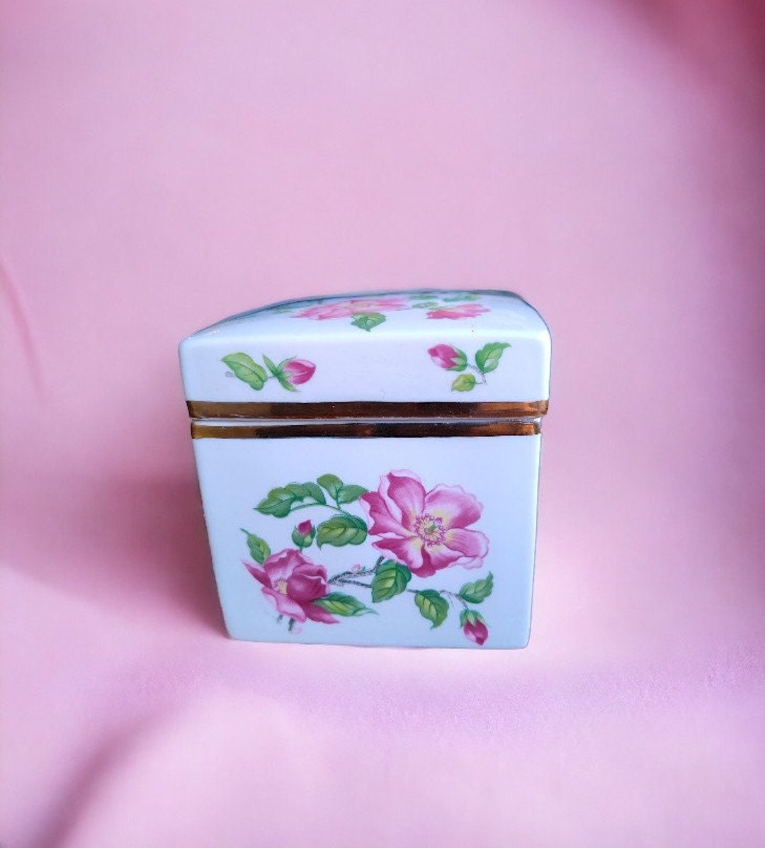 VINTAGE Style Ceramic Trinket Box With Charming Hand-painted Florals ...