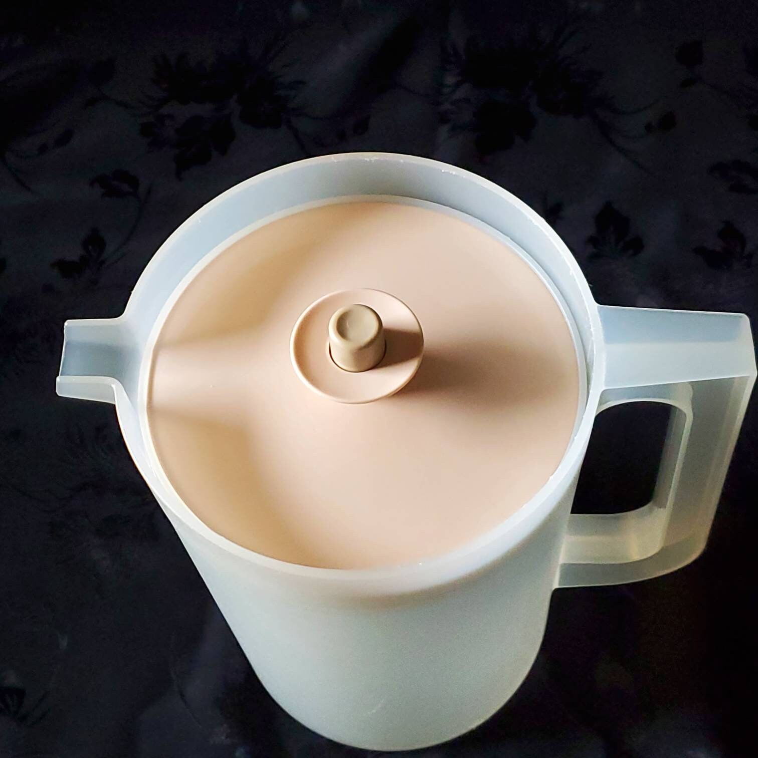Tupperware Pitcher 1/2 Gallon Vintage Beige Sheer Push Button Seal Lid ...