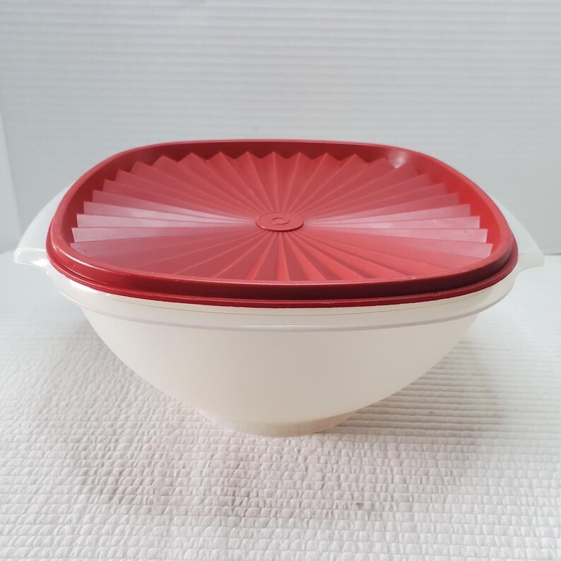 Tupperware Servalier Bowl Maroon Red Sunburst Snap Lid 12 Cup Vintage ...