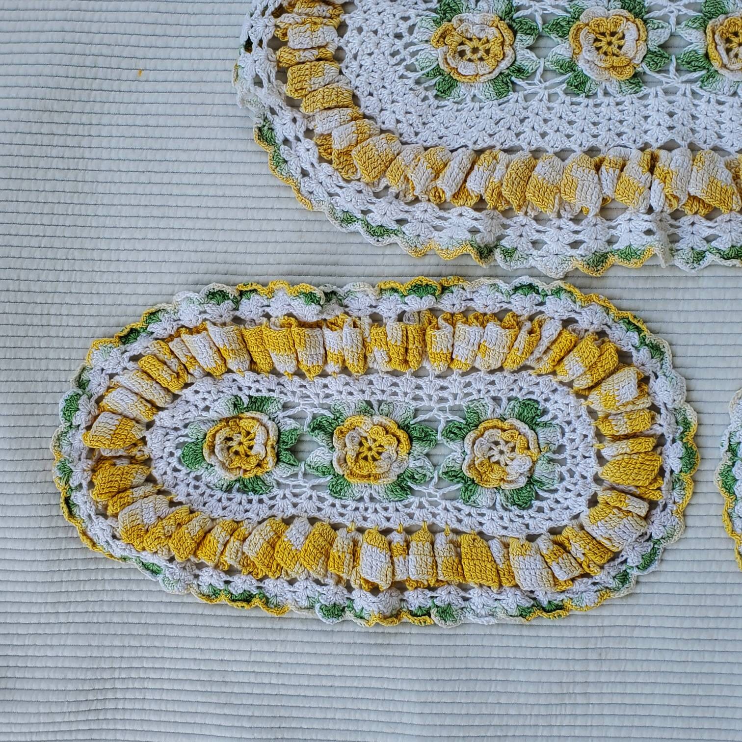 3 Rose Crochet Doilies Vintage 18 x 9 13 x 7 Yellow Oval Lace Ruffles ...
