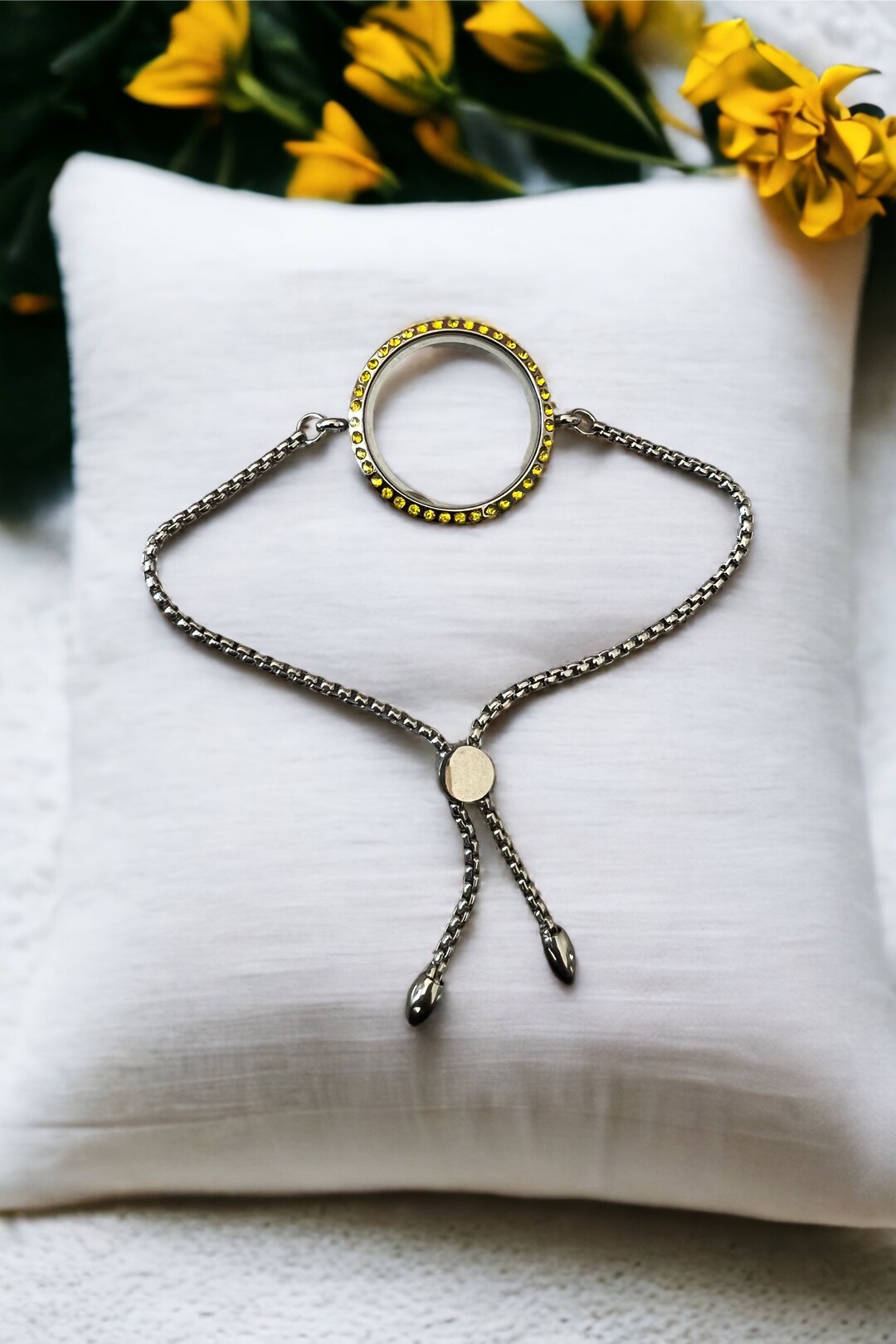25mm and 30mm 316L Stainless Steel Twist Closure Rhinestone Locket ...