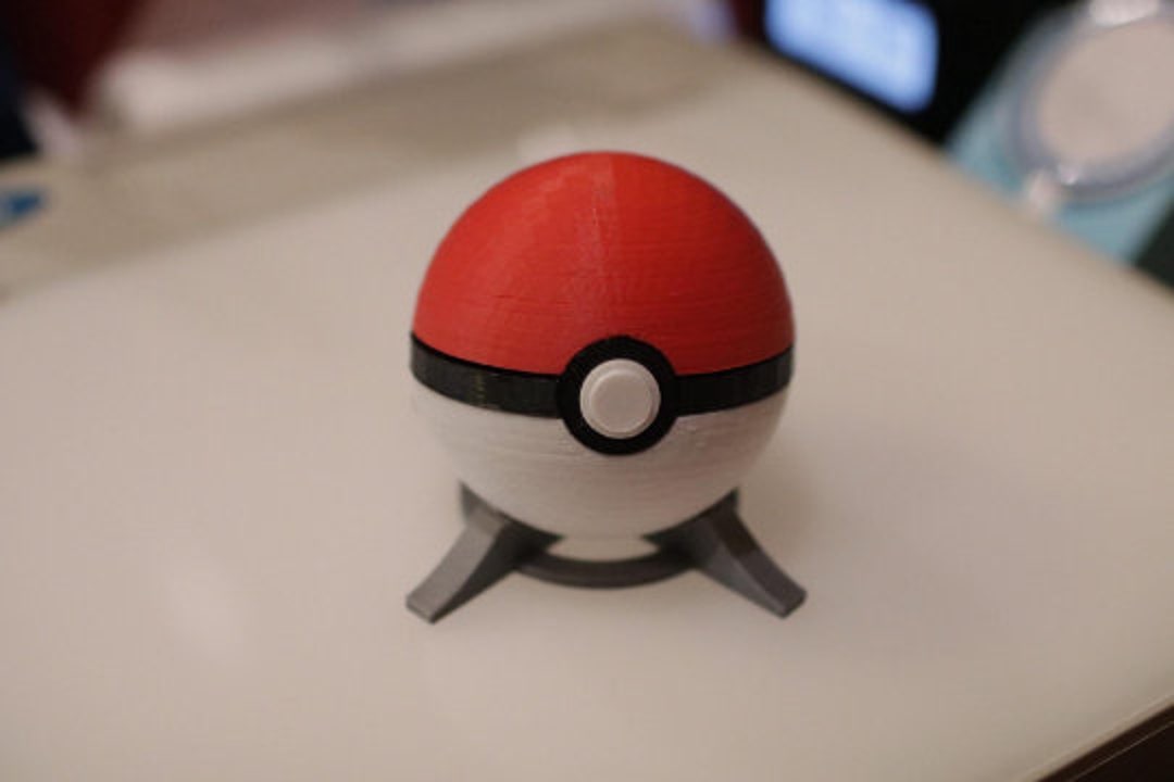 3D Printed Pokeball With Magnetic Clasp - Etsy
