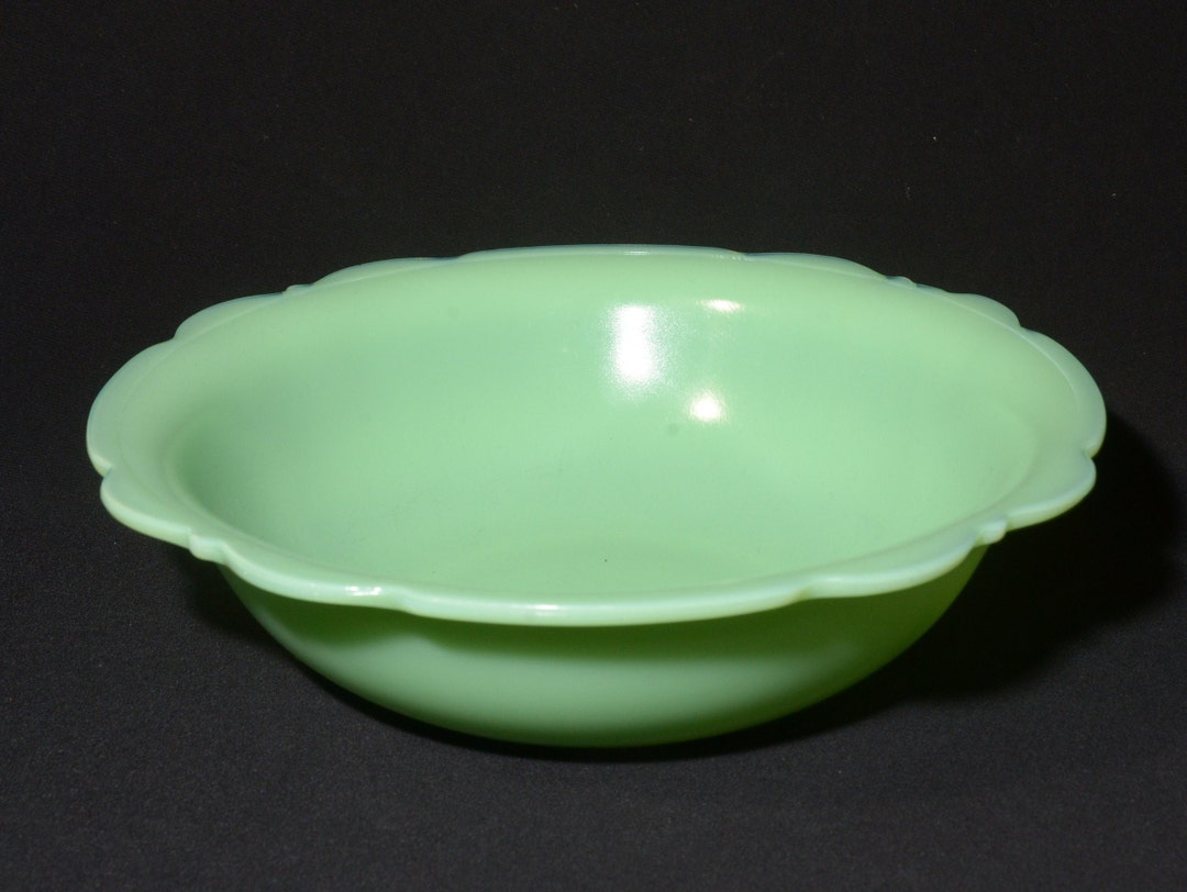 Vintage Mckee Jadeite Glass Scalloped Edge Serving Bowl Jadite 8 1/2 ...