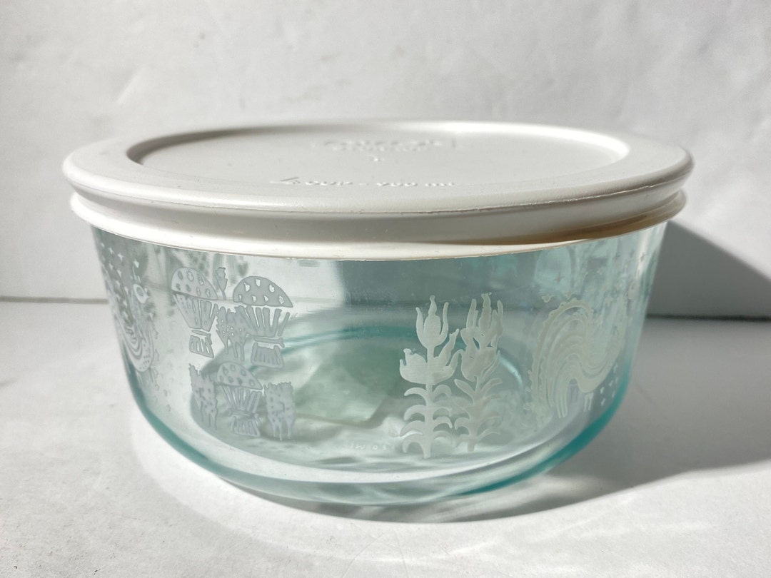 PYREX Amish Butterprint 4 Cup Storage Bowl White Graphics Limited ...