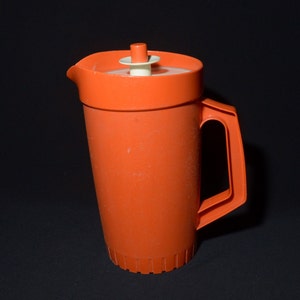Vintage TUPPERWARE 1.5 Quart Pitcher With Push Button Orange - Etsy