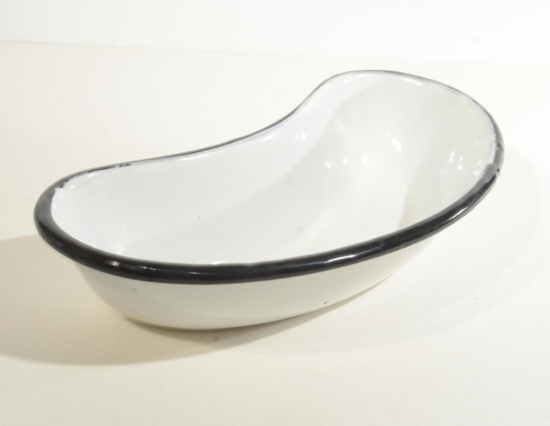 Vintage Enameled Tray With Kidney Shape Medical Equipment Enamel Ware ...