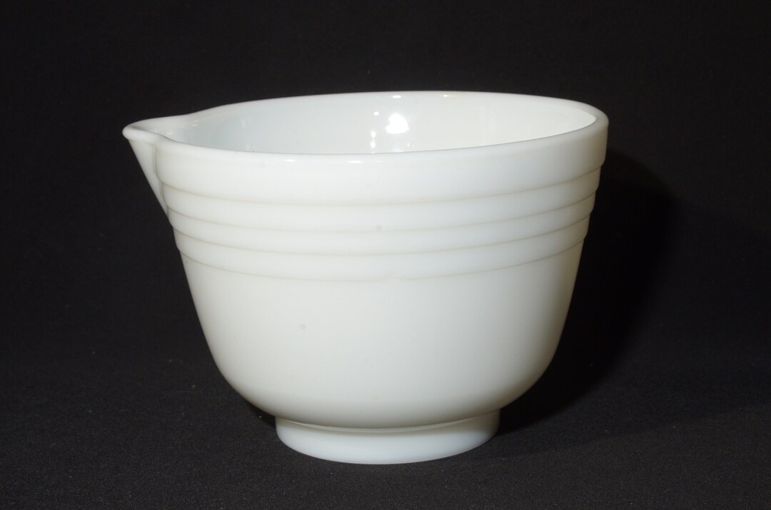 Vintage PYREX White Milk Glass Ribbed Hamilton Beach Mixer Bowl Stand ...
