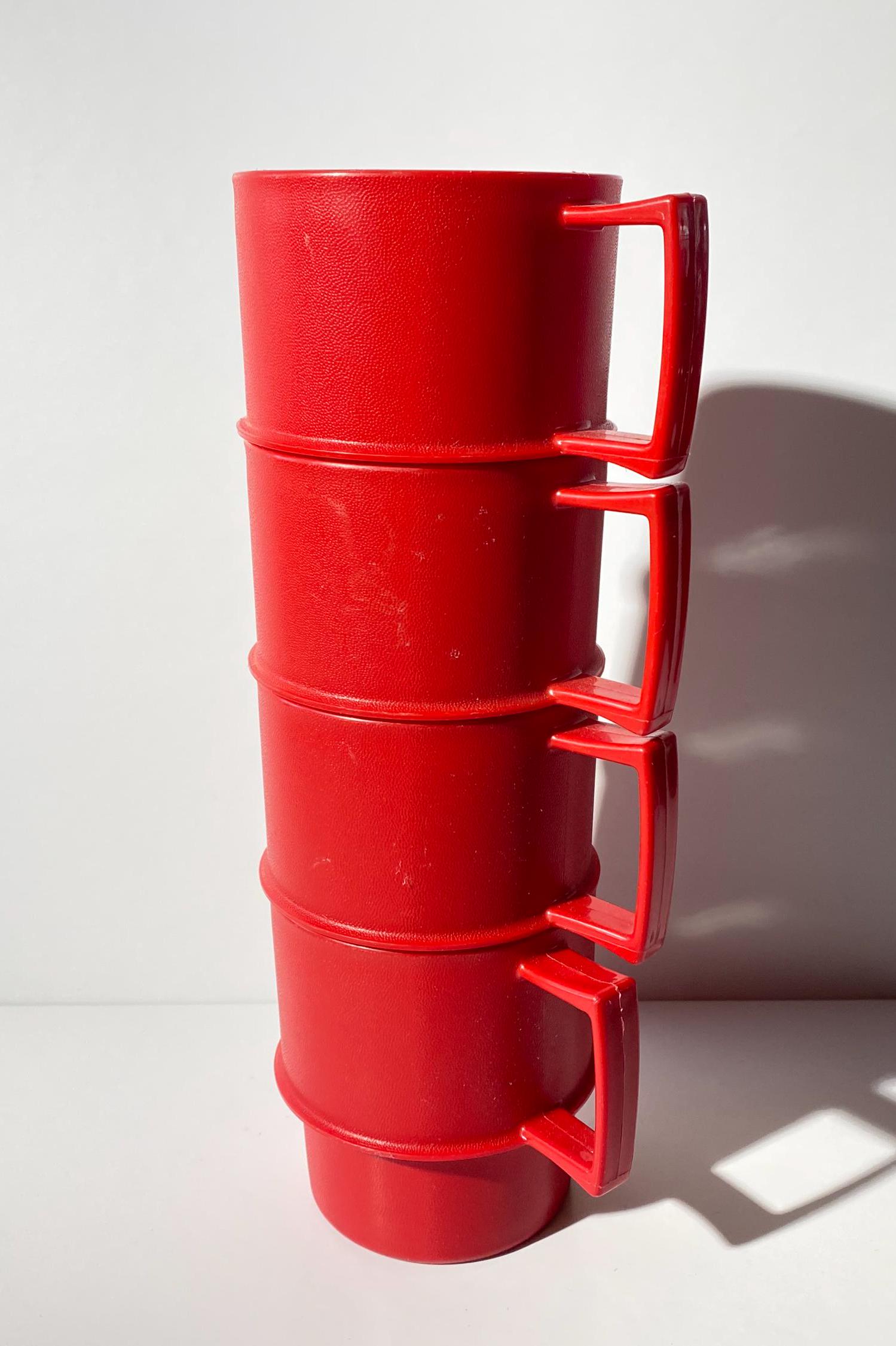 Vintage TUPPERWARE Set of 4 Red Mug With White Snowflake 8 Oz Stackable ...
