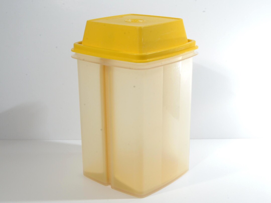 Yellow Tupperware Pick a Deli Container 1560 8.75" Tall Pickle Keeper ...