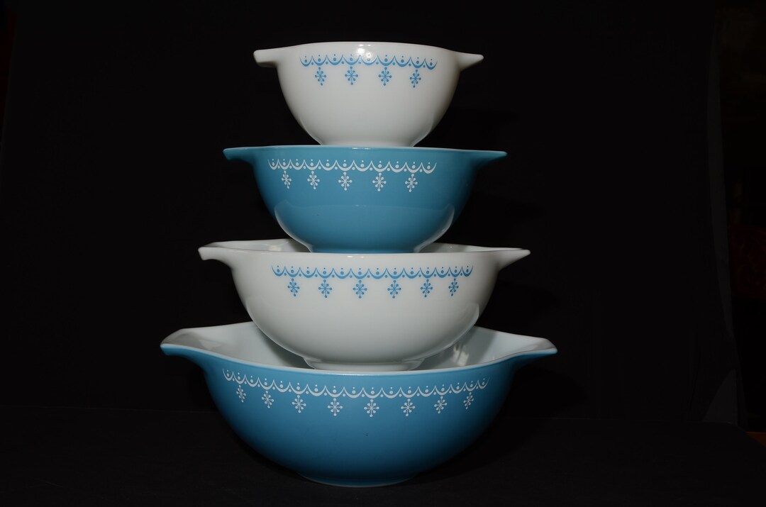 PYREX Snowflake Blue Set of 4 Cinderella Nesting Bowls 441 442 443 444 ...