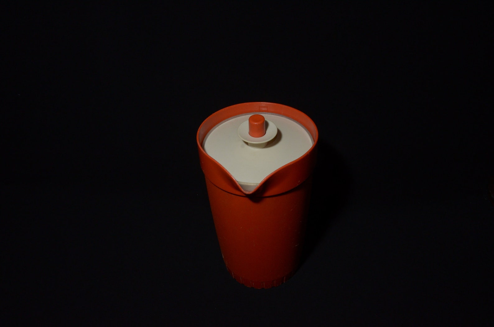 Vintage TUPPERWARE 1.5 Quart Pitcher With Push Button Orange - Etsy