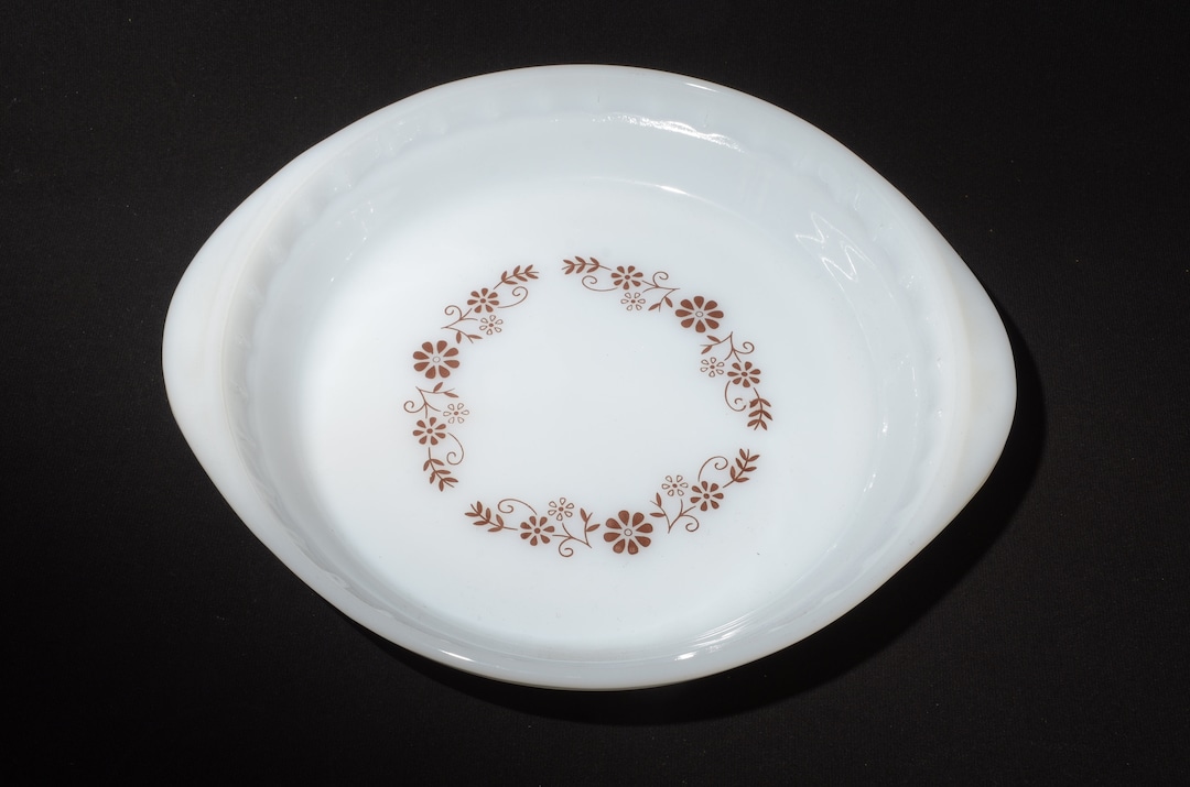 Vintage Dynaware Pyr-o-rey Milk Glass Pie Plate Pie Dish Pan Pyrorey ...