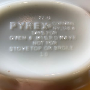 PYREX Spring Blossom Gravy Boat With Underplate Green Crazy Daisy ...