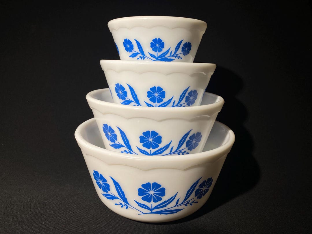 HAZEL ATLAS Blue Cornflower Mixing Bowls Set of 4 Collectible Milk ...