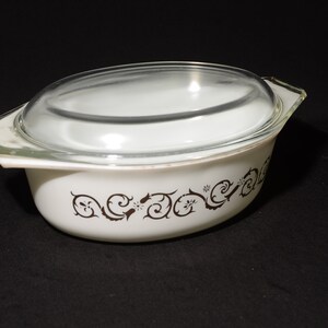 PYREX Empire Golden Scroll Casserole 1 1/2 Quart (qt) 043 Lid Vintage ...