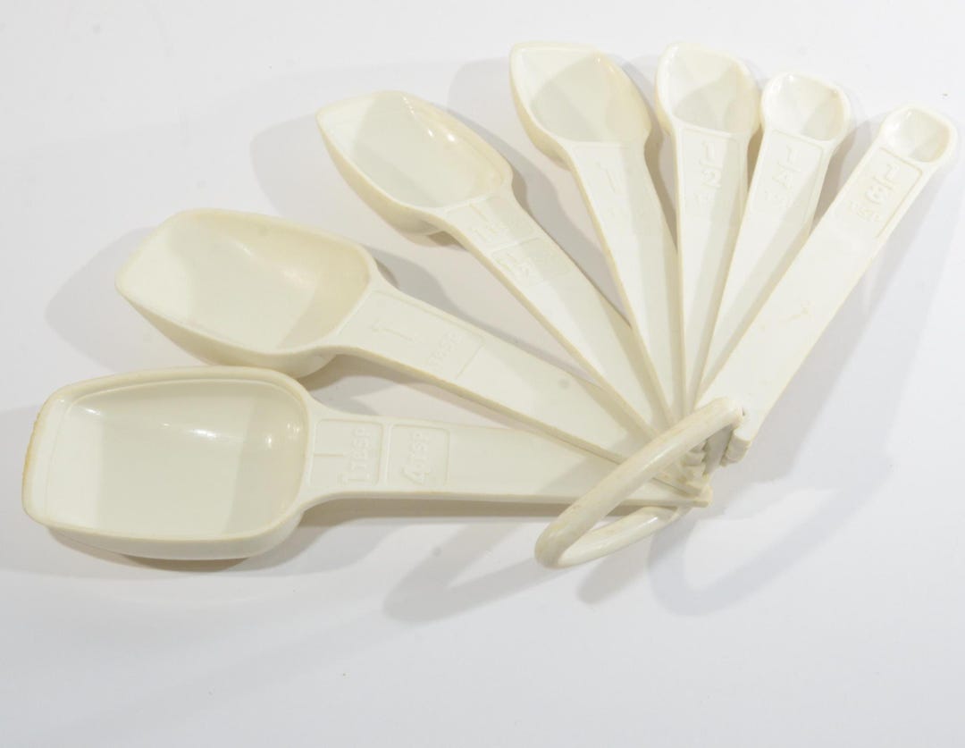 TUPPERWARE Ivory White Nesting Measuring Spoons Complete Set of 7 ...