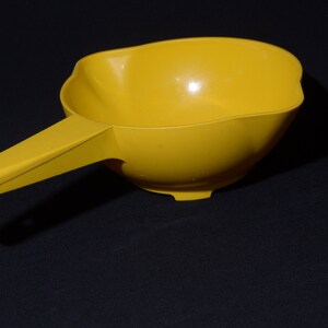 Vintage TUPPERWARE 1200 Yellow Made in Canada 1 Quart Colander Long ...