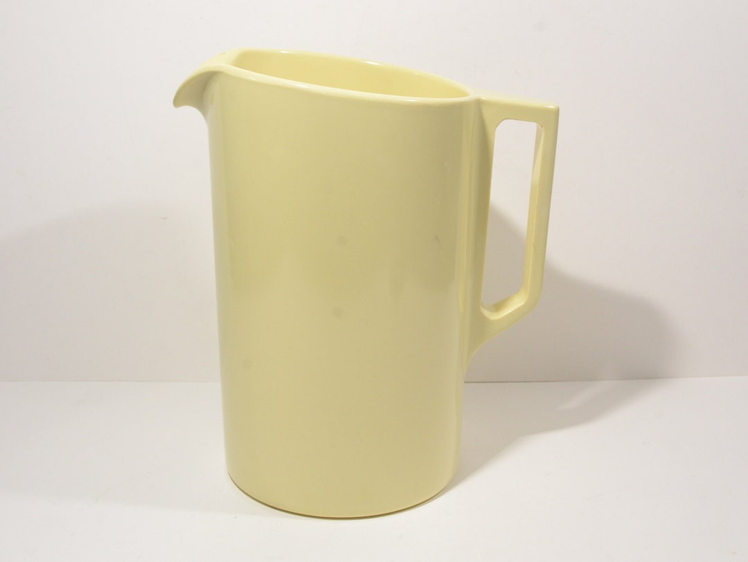 Vintage MELMAC Large Pale Yellow Pitcher Jug 9 1/2" GPL Hard Plastic ...