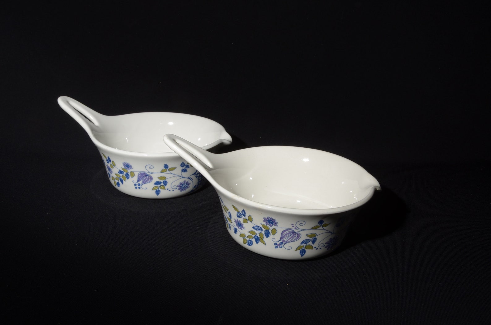Set of 2 Norway Figgjo Lotte Gravy Sauce Boat Spouted Dish Handle ...