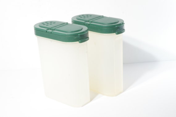 Large spice containers store