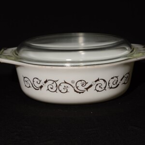 PYREX Empire Golden Scroll Casserole 1 1/2 Quart (qt) 043 Lid Vintage ...