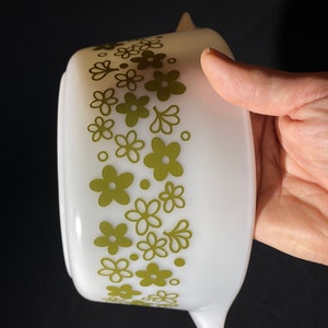 PYREX Spring Blossom Green Crazy Daisy Casserole Dish Set Lid Milk ...