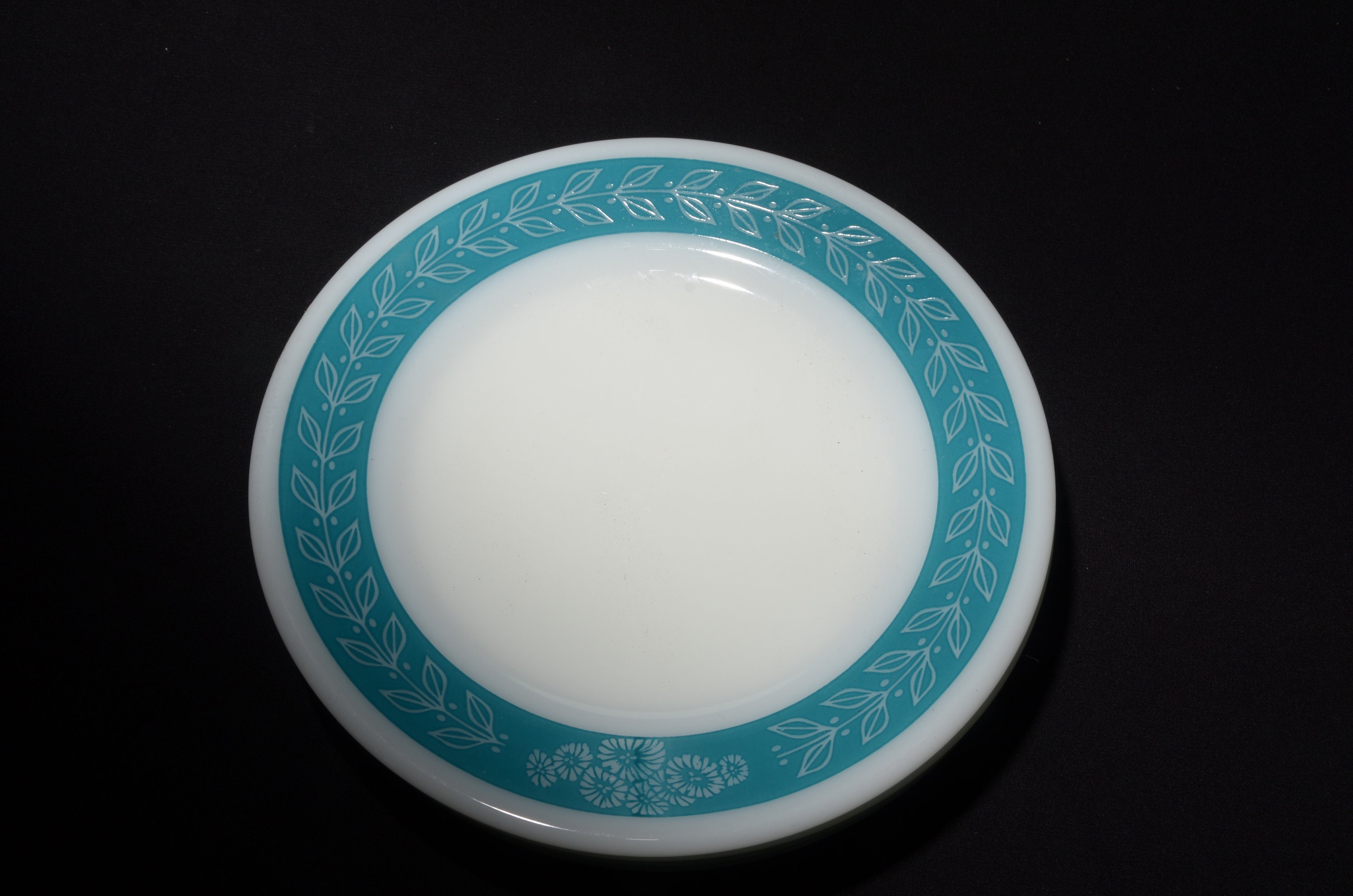 PYREX Set of 4 Turquoise Laurel Leaf Lunch Plate Salad | Etsy